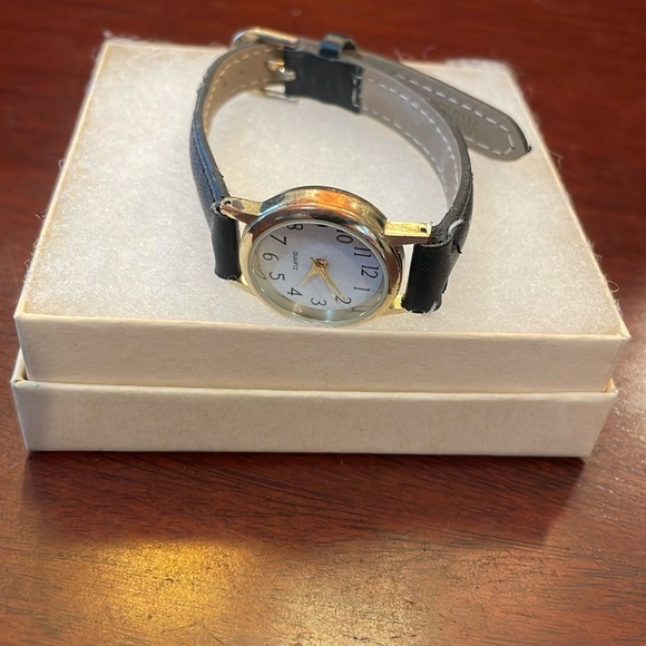 quartz | Accessories | Vintage Quartz Watch Base Metal Bezel Japan Movt ...